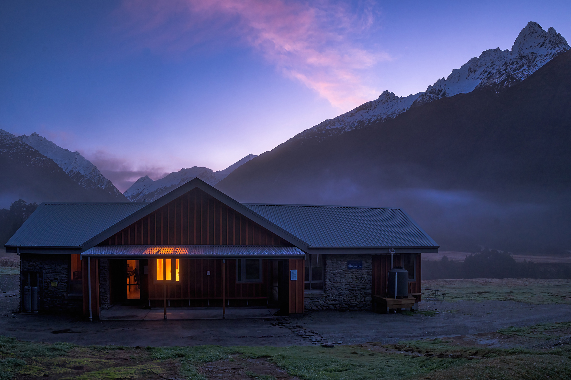 Aspiring Hut, Mt Aspiring National Park - Hiking & Tramping in NZ ...